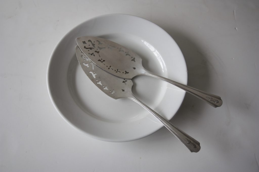 silver cake server - Bagatto
